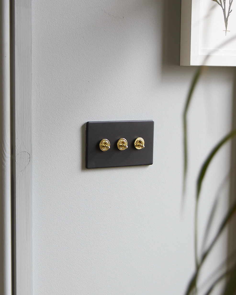 How To Choose Sockets & Switches For Your Décor Theme - Insiders Guide ...